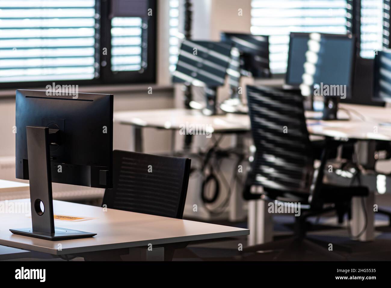 Closed curtains window hi-res stock photography and images - Alamy