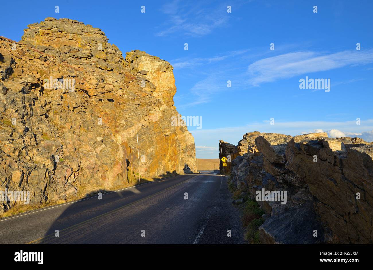 Scenic fall evening along Highway 34 / Trail Ridge Rd at the top of the ...