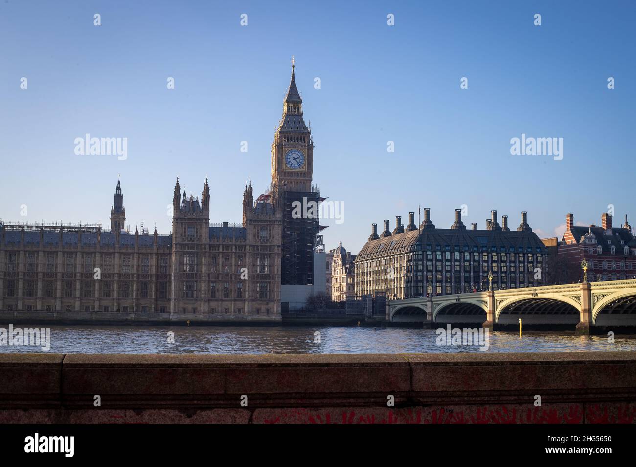 Elizabeth tower clock face hi-res stock photography and images - Alamy