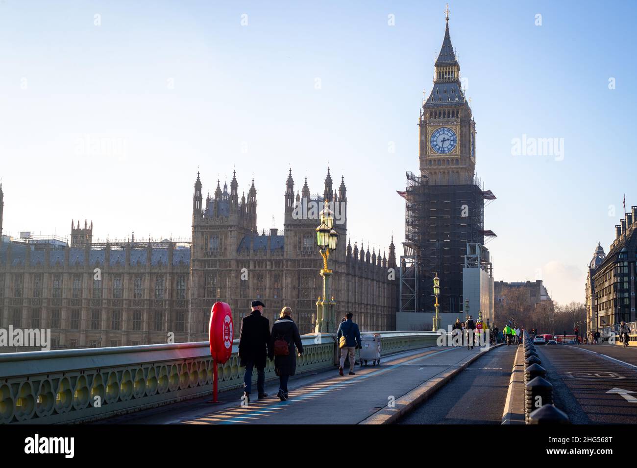 Elizabeth tower houses of parliament hi-res stock photography and ...