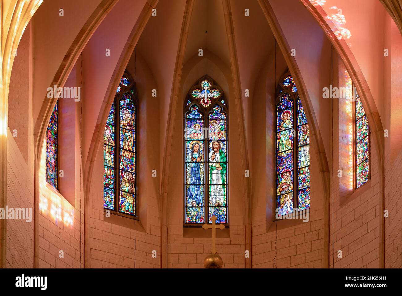 The glimpses, the displays, the play of light created by the rays of ...