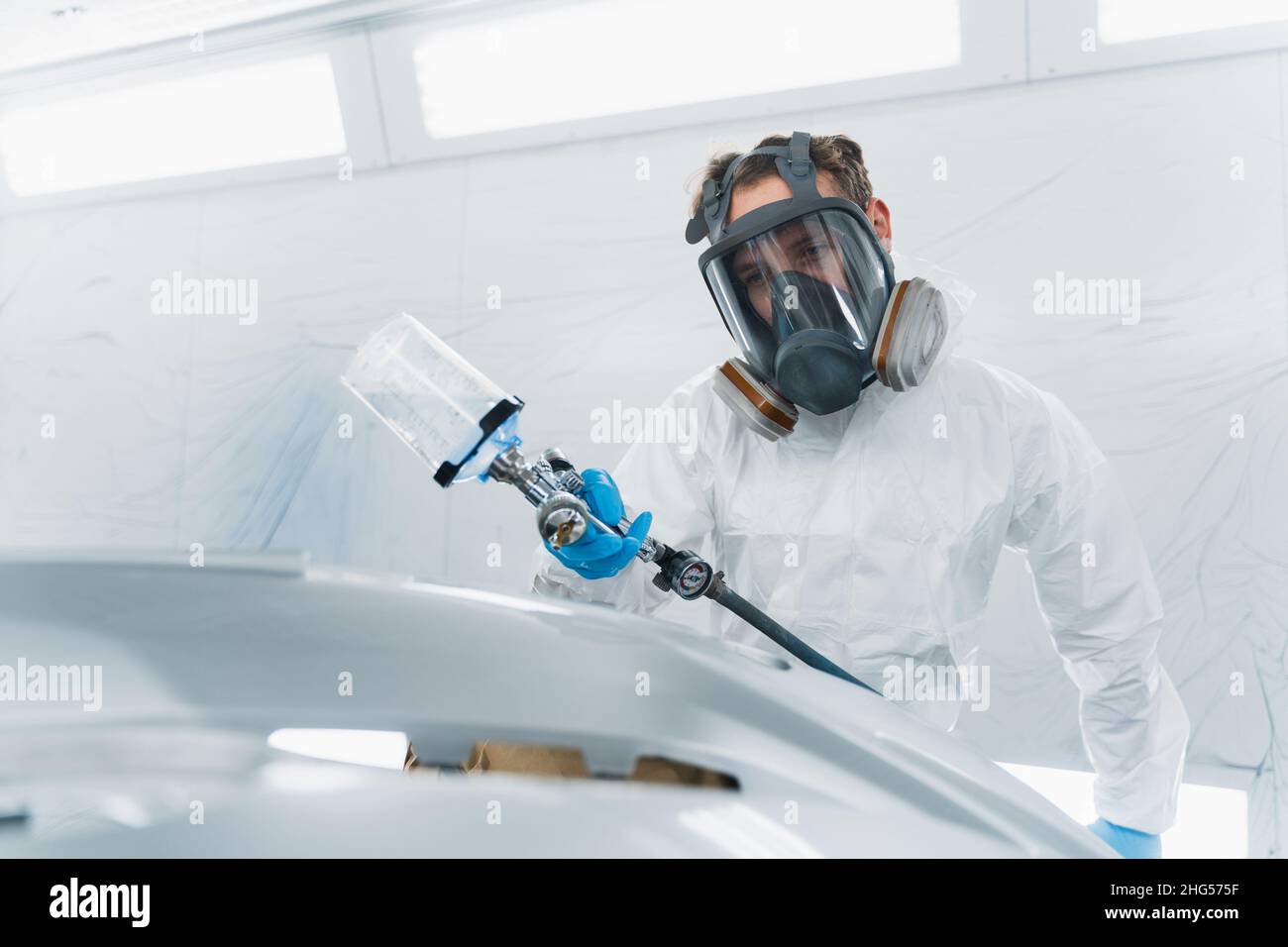 Car painter hi-res stock photography and images - Alamy