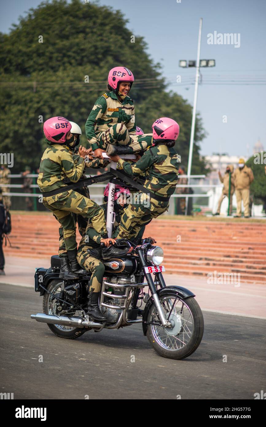 India republic day parade motorcycle hi-res stock photography and ...