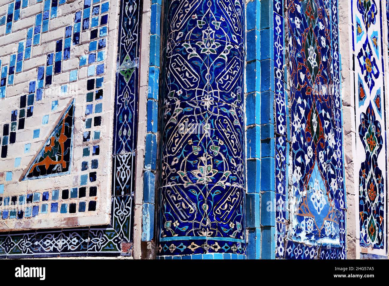 Islamic patterns at a corner, Samarkand Stock Photo - Alamy