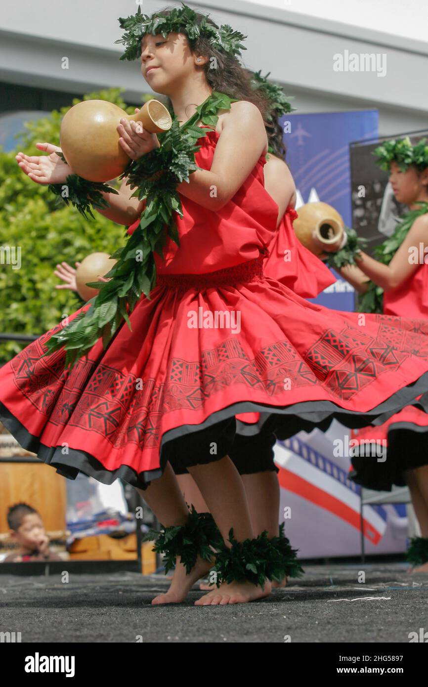 Hawaiian hula dancers with Ipu Gourd Hula Drum Stock Photo - Alamy