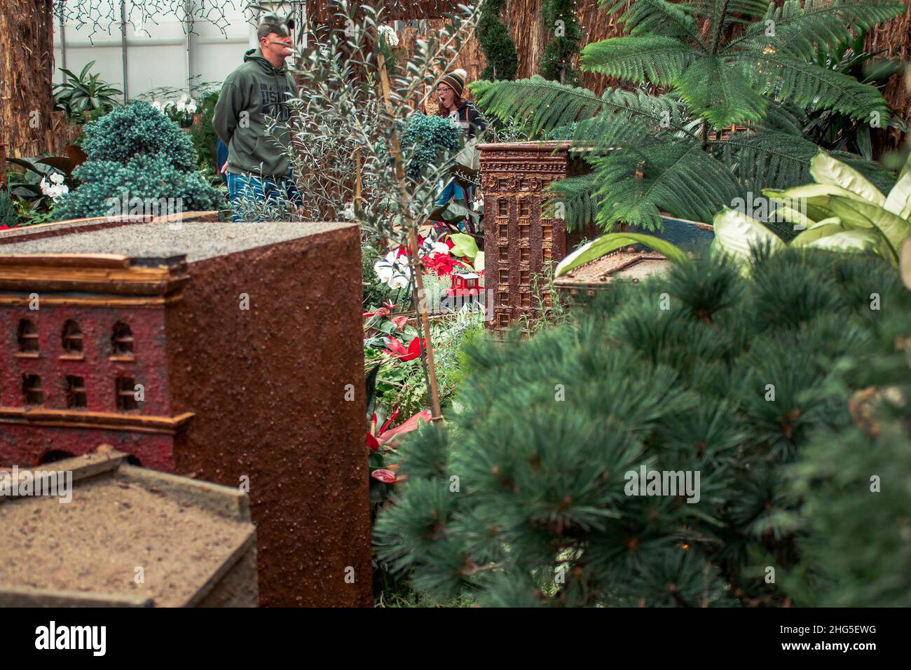 Small model city in a holiday train display Stock Photo - Alamy