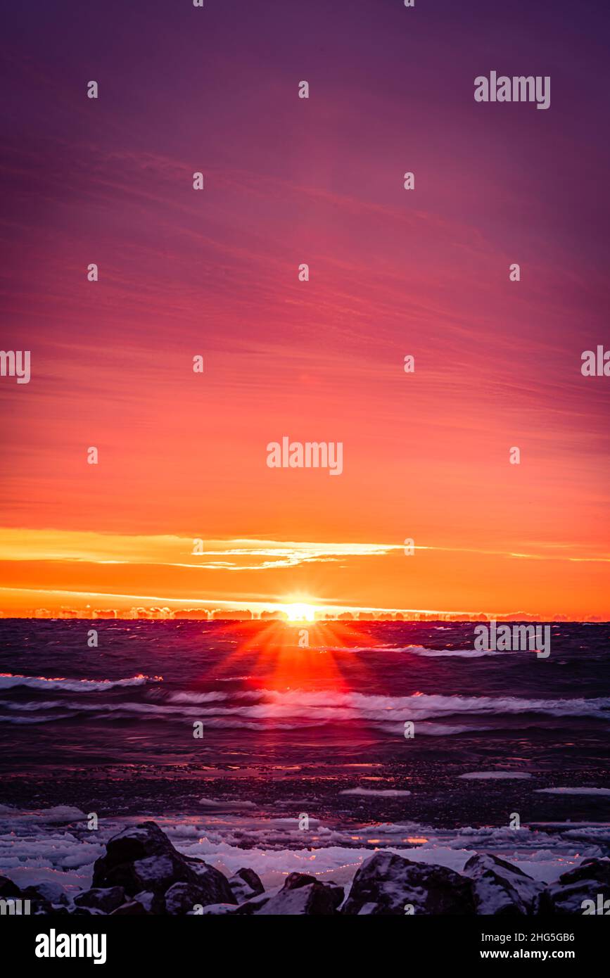 Red rocks in morning sun hi-res stock photography and images - Alamy