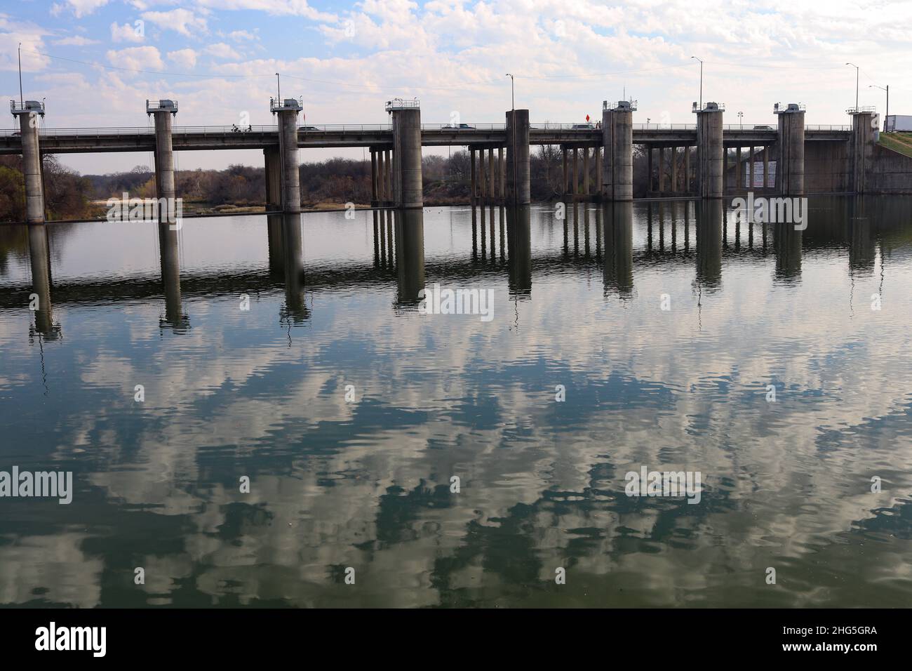 Longhorn dam hi-res stock photography and images - Alamy