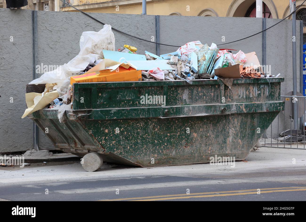 Building rubbish container for building rubble Stock Photo - Alamy