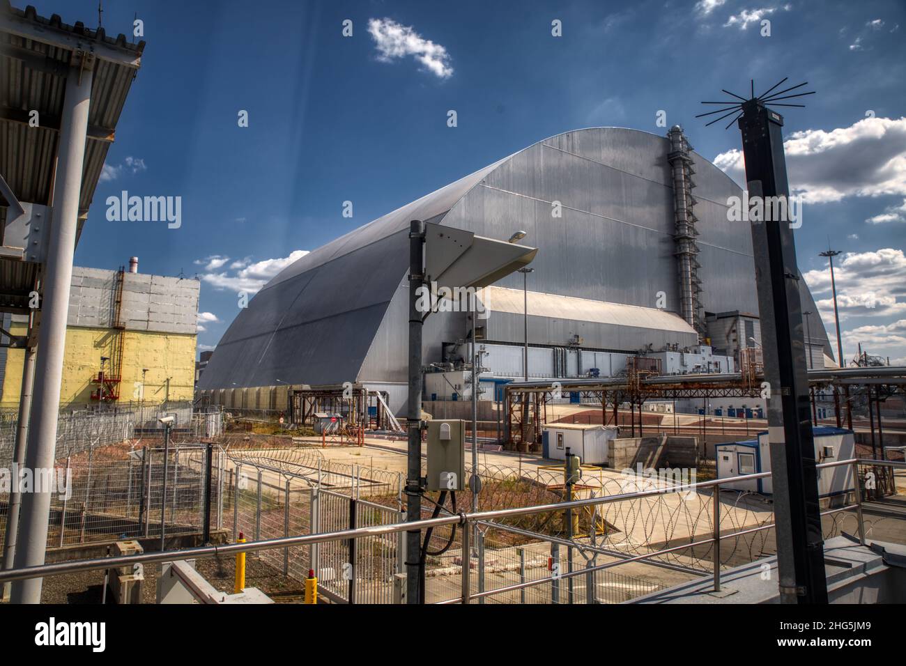 Sarcophagus at the Chernobyl power plant Stock Photo - Alamy