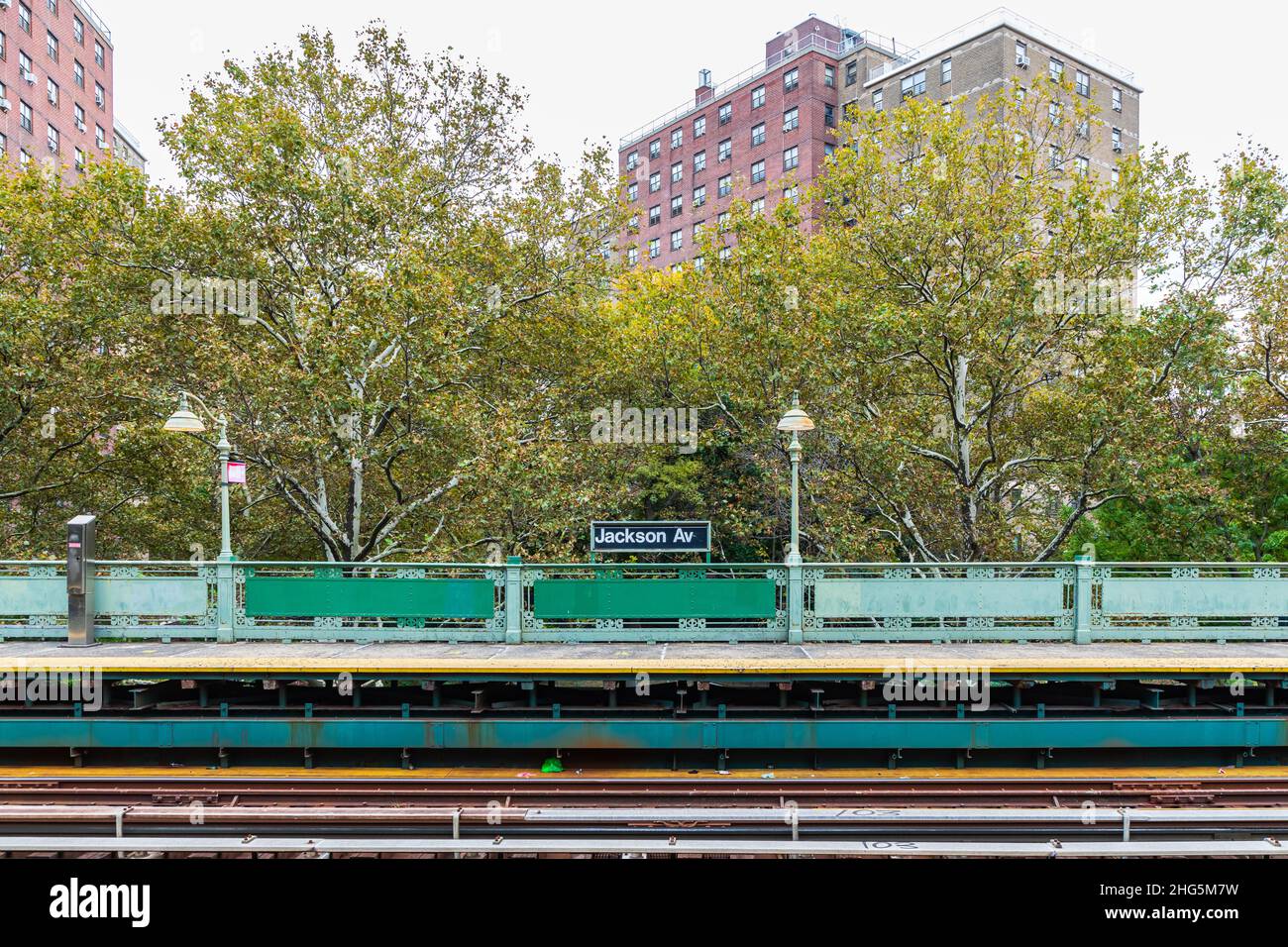 The Bronx, New York City, New York, USA. Jackson Avenue elevated subway ...