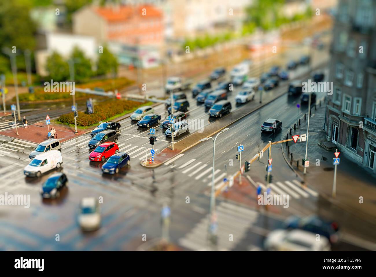 Cars pedestrian crossroads hi-res stock photography and images - Alamy