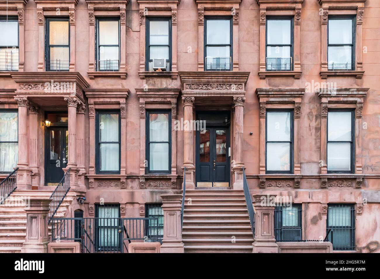 Brownstone hi-res stock photography and images - Alamy