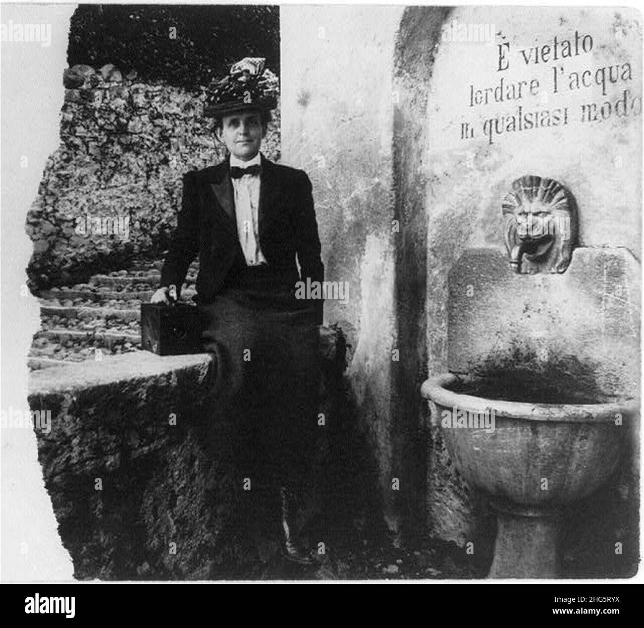 Self Portrait by Frances Benjamin Johnston 1905 Stock Photo - Alamy