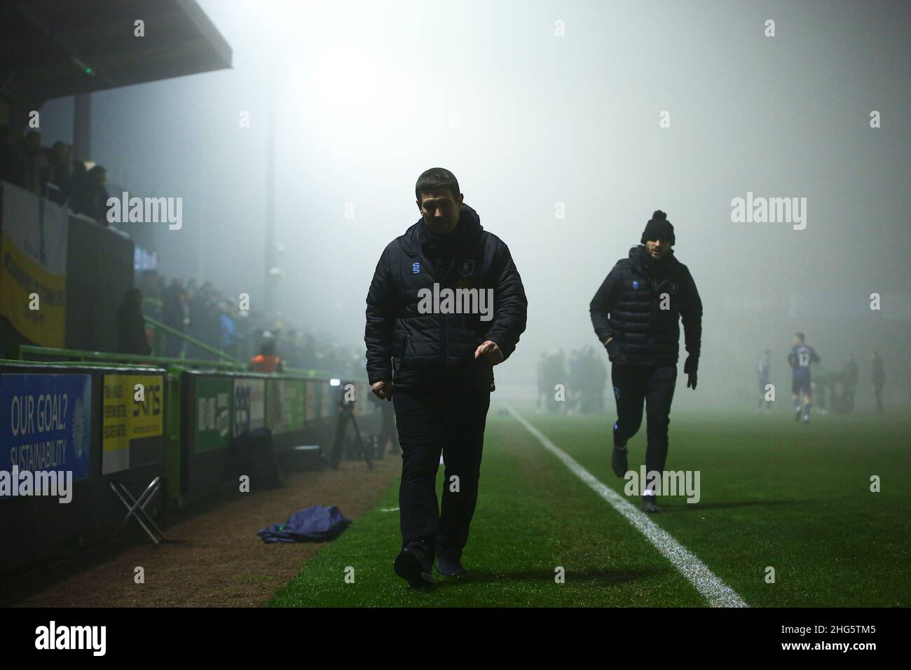 Referee changing room hi-res stock photography and images - Alamy