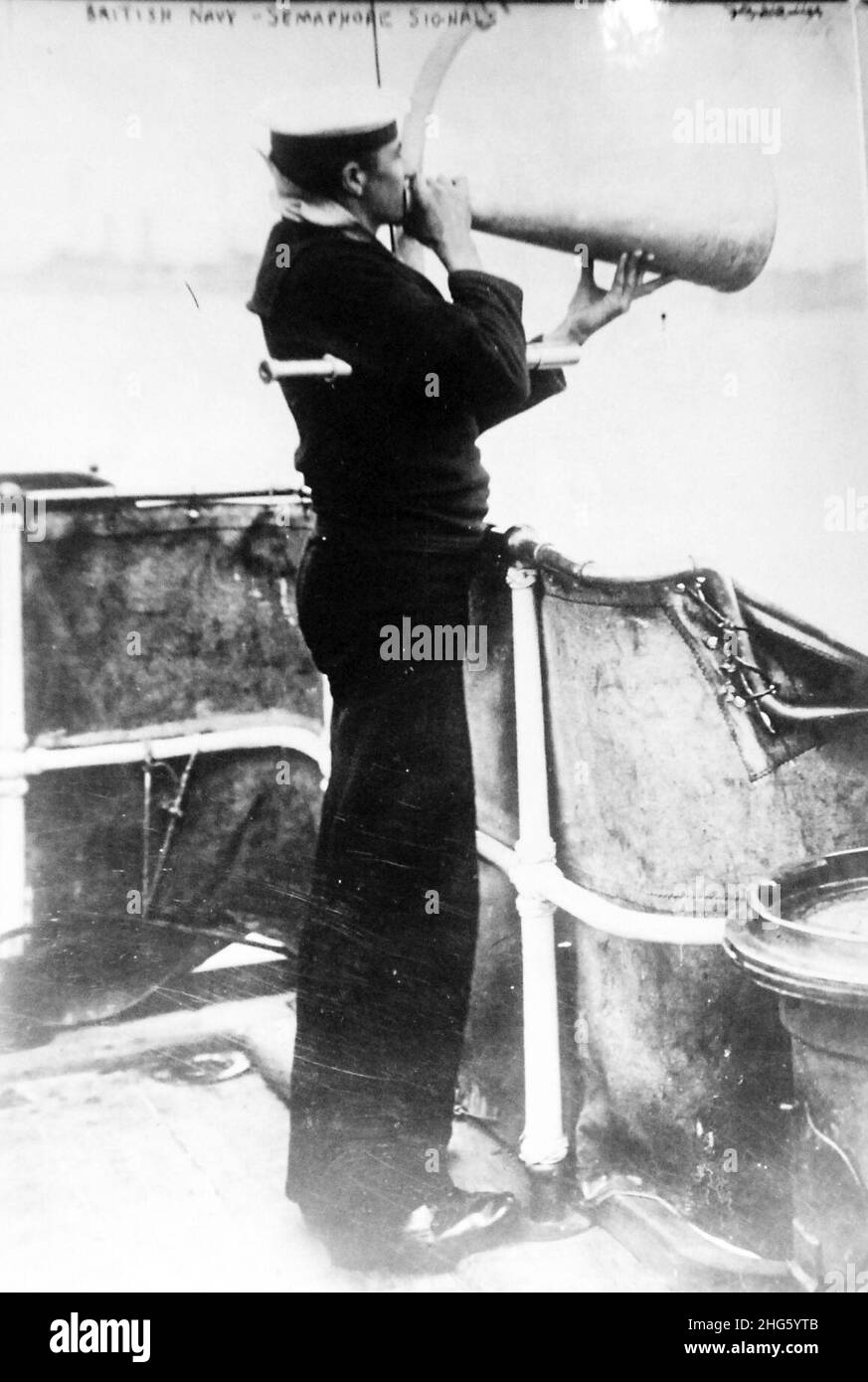 Semaphore signals navy hi-res stock photography and images - Alamy