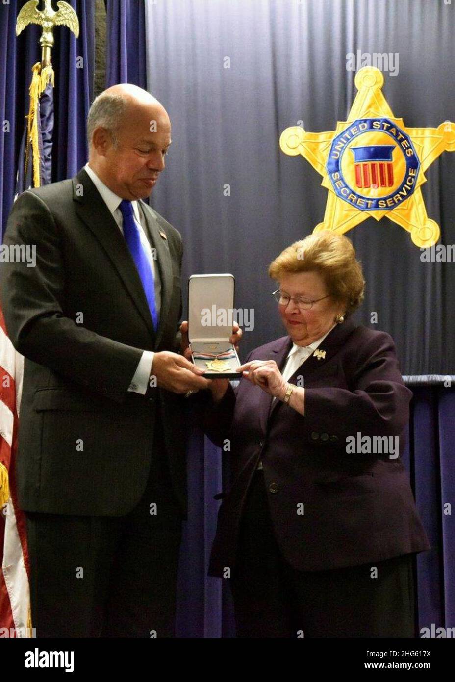 Sen. Barbara Mikulski Receives DHS Distinguished Public Service Award ...