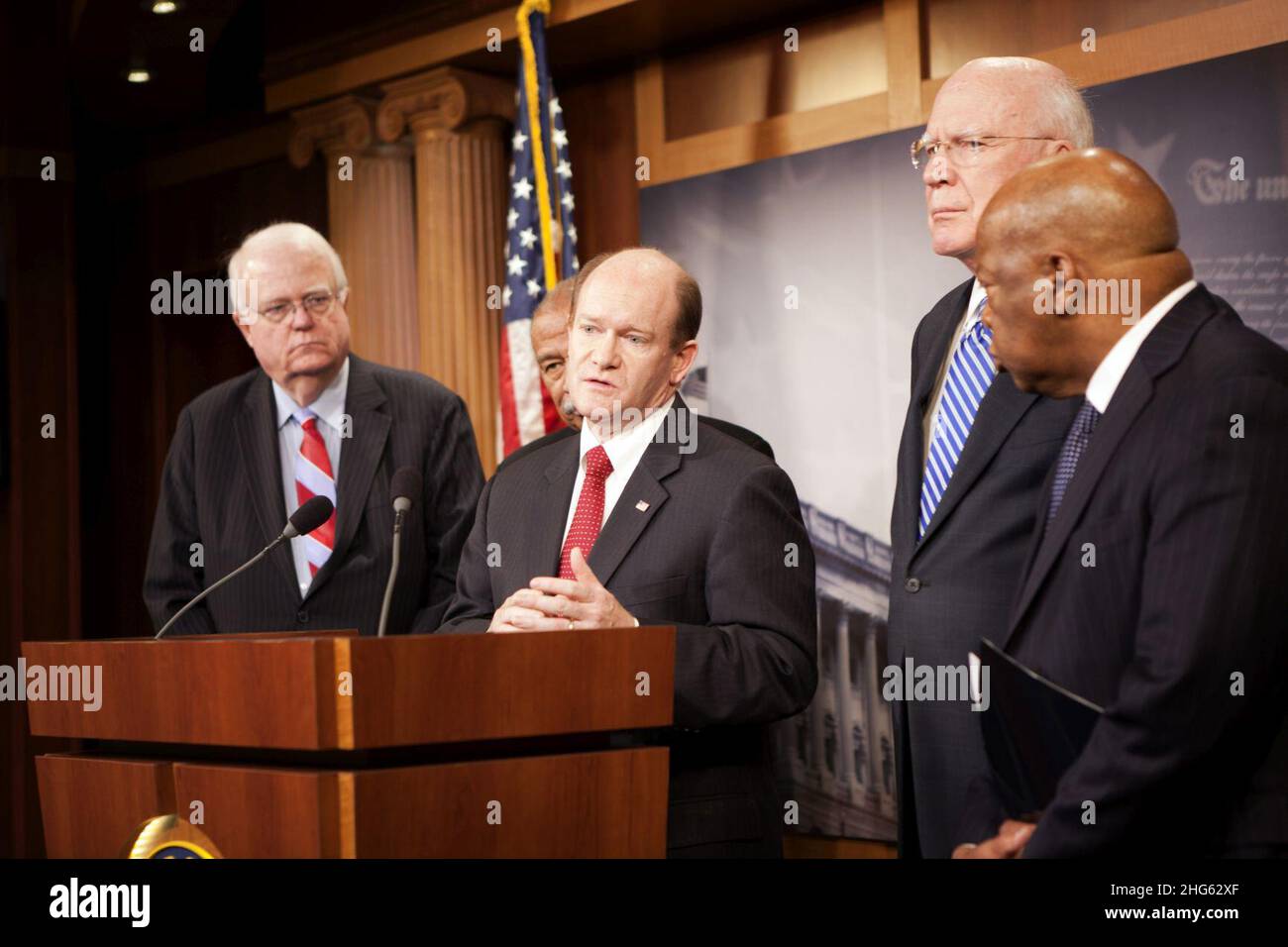 Senator introduces bill hi-res stock photography and images - Alamy