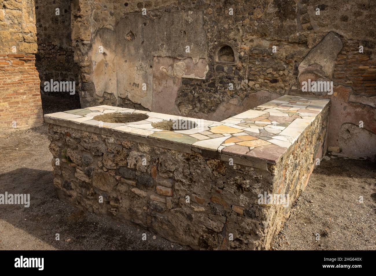 Thermopolia were inns or snack-bars in which hot food and drinks were ...