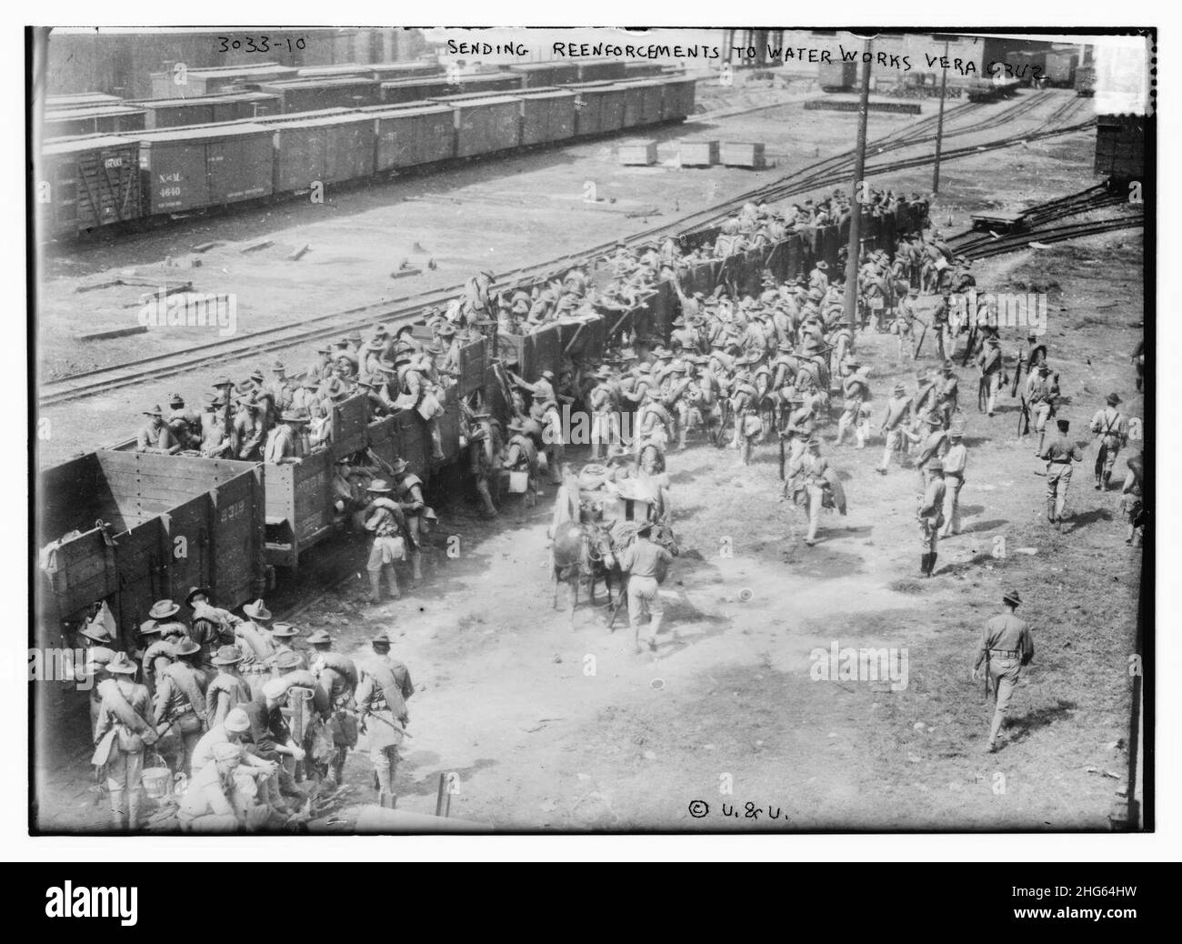 Sending reinforcements to water works Vera Cruz Stock Photo - Alamy