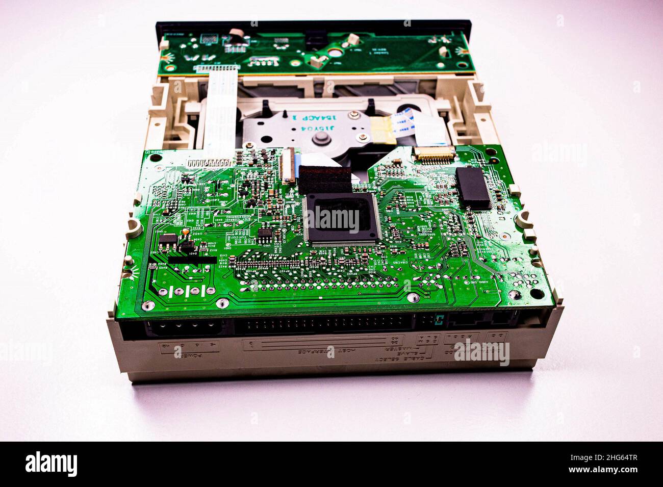 pictures of electronic equipment, kitchen utensils. But also various ...