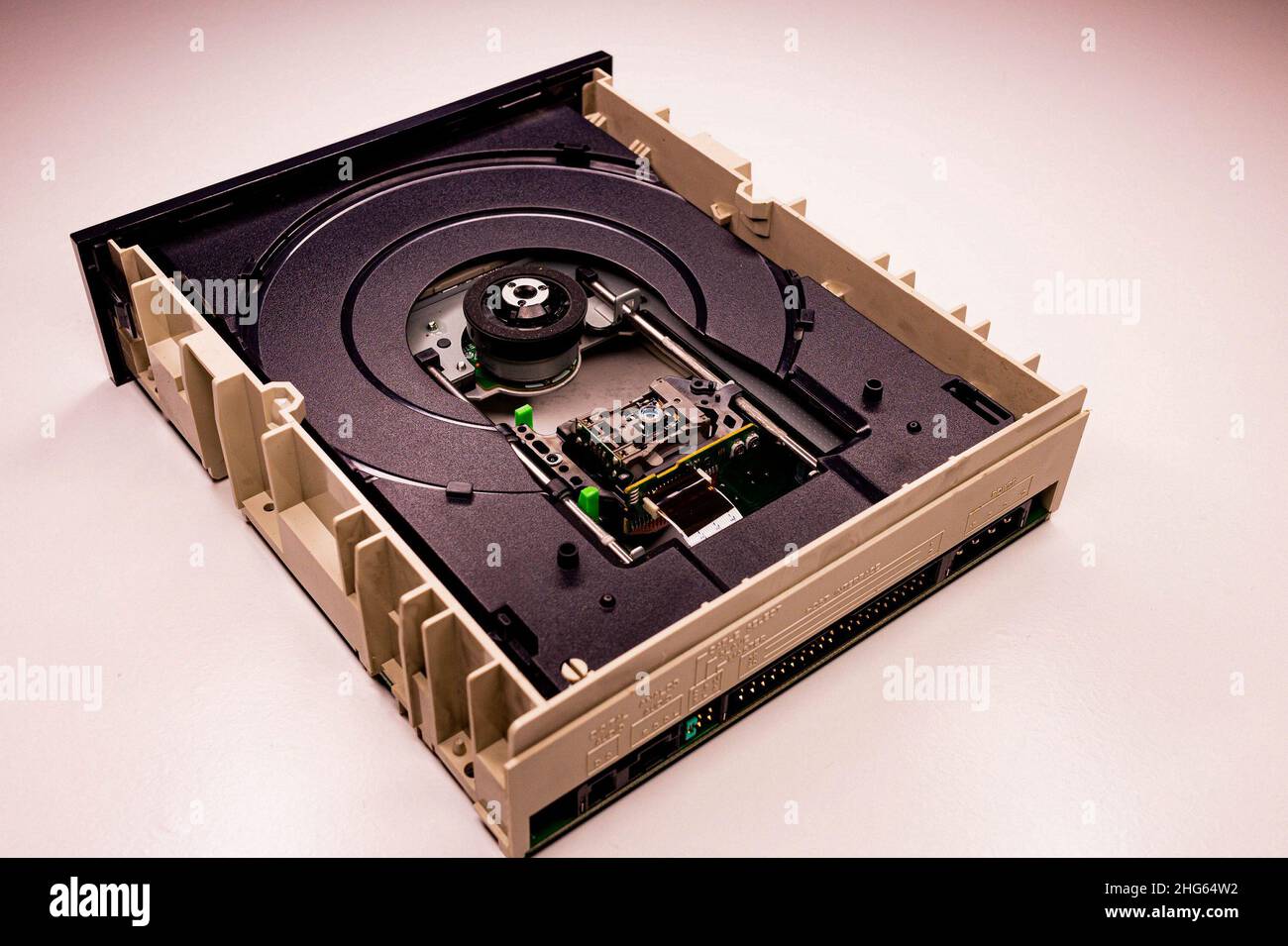 pictures of electronic equipment, kitchen utensils. But also various ...