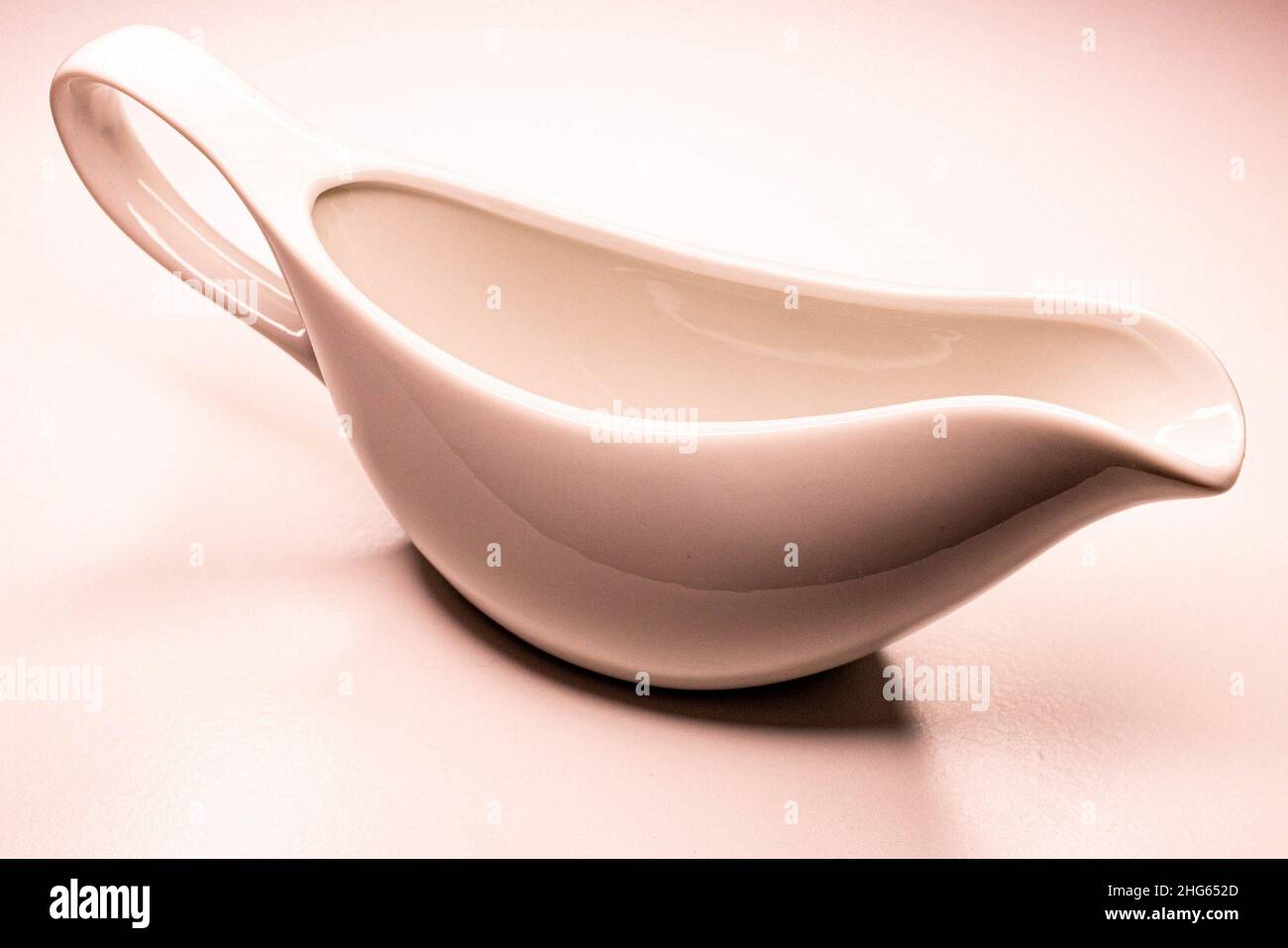 pictures of electronic equipment, kitchen utensils. But also various ...