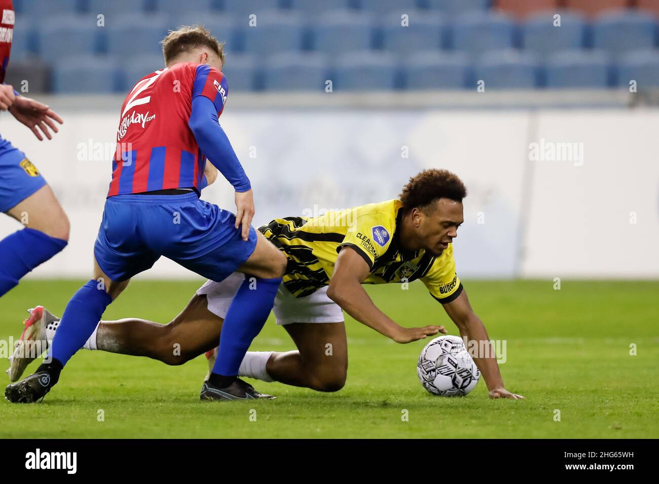 ARNHEM, NETHERLANDS - JANUARY 18: Tim van de Berg of DVS '33 and Lois ...