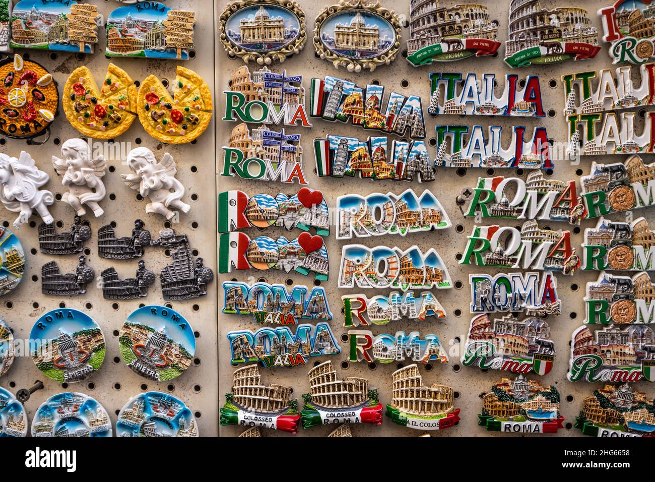 Souvenir magnets sold in Rome Stock Photo - Alamy
