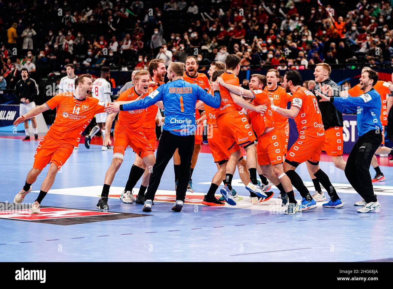 BUDAPEST, HUNGARY - JANUARY 18: Team of the Netherlands celebrating ...