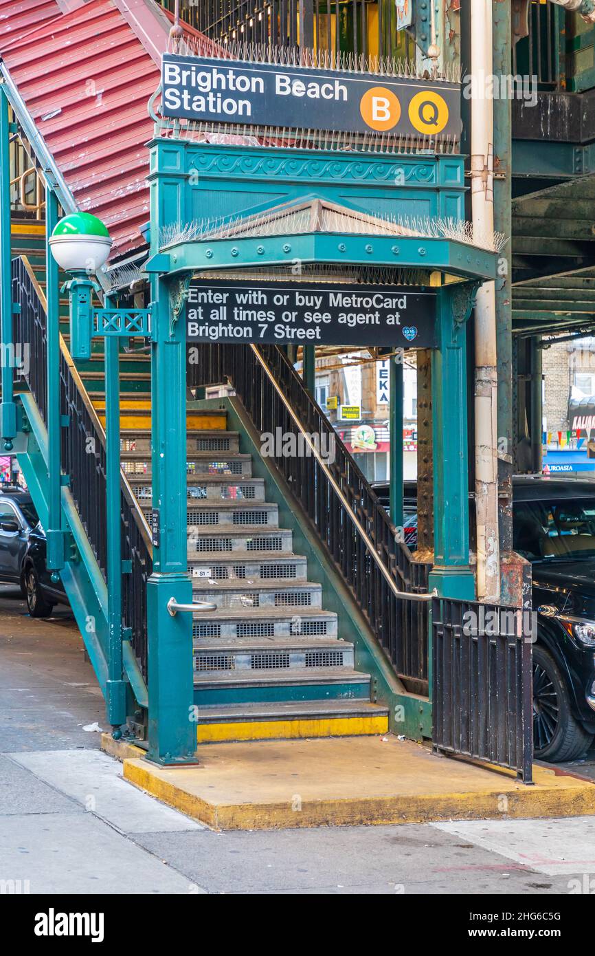 Brighton beach subway station hi-res stock photography and images - Alamy