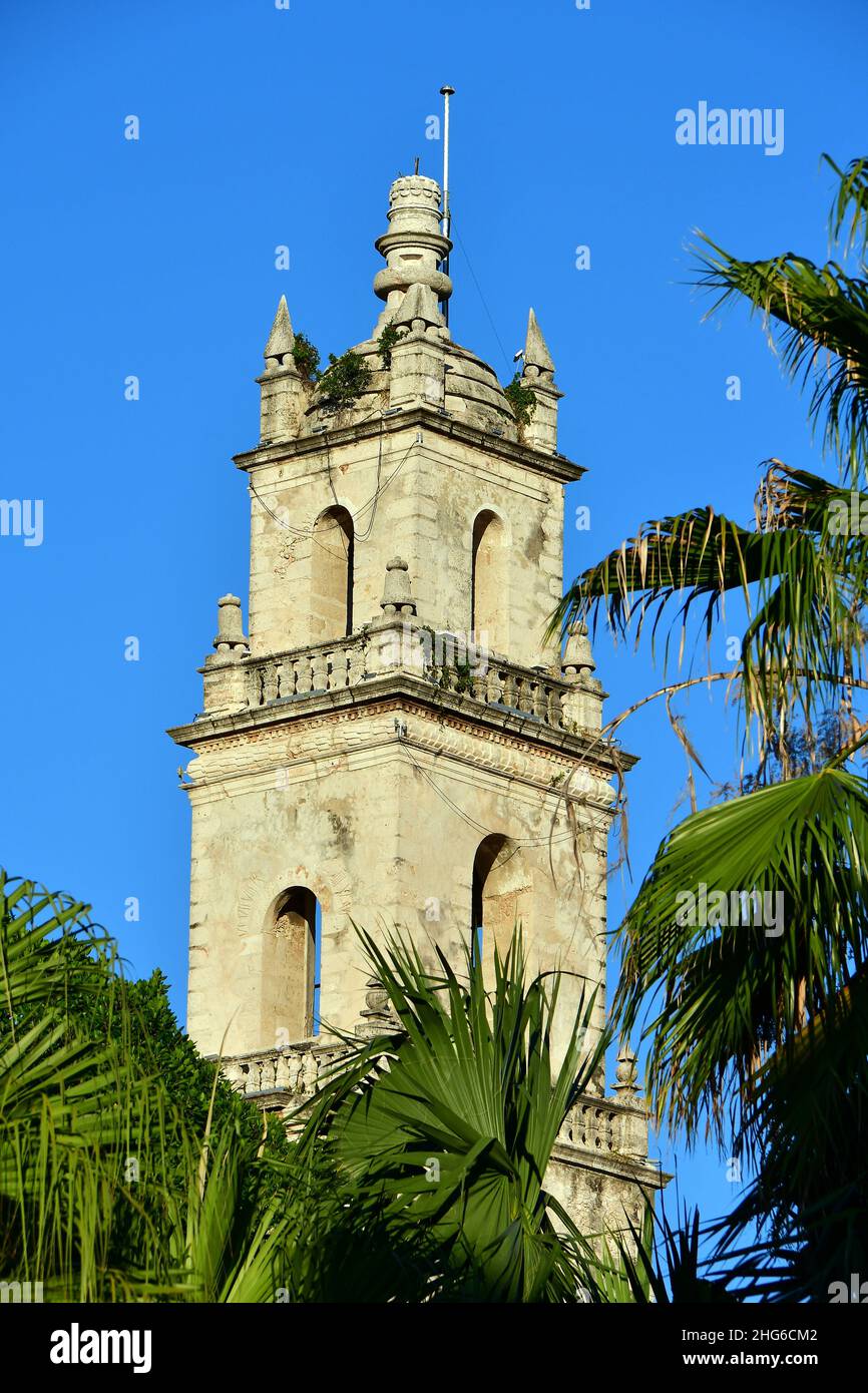 Templo de merida hi-res stock photography and images - Alamy