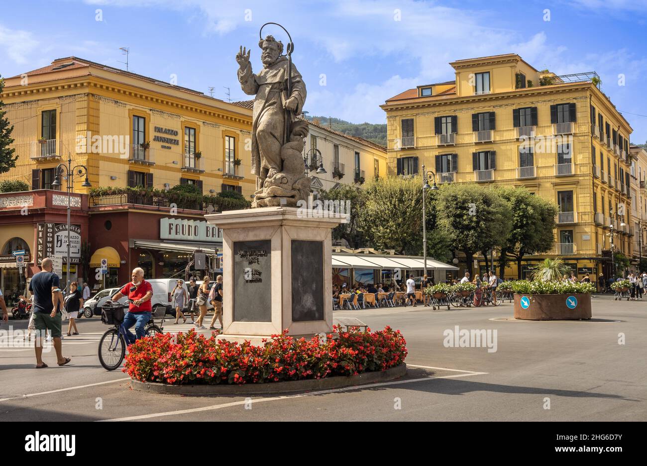Sorrento main square hi-res stock photography and images - Alamy