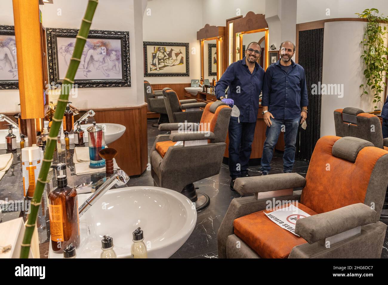 Barbershop in Rome Stock Photo - Alamy