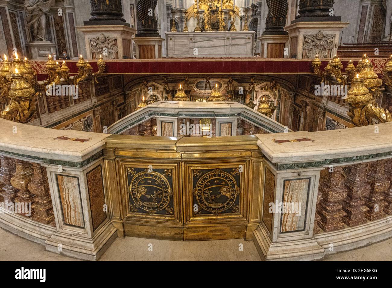 Tomb of st peter hi-res stock photography and images - Alamy