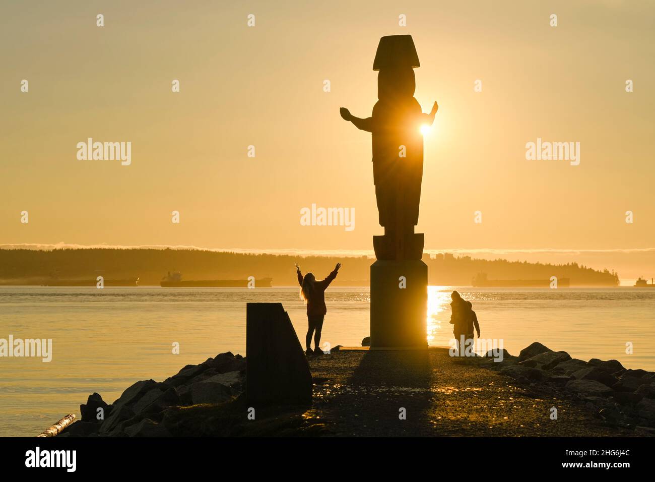 Squamish Nation Welcome Figure, Ambleside Park, West Vancouver, British ...