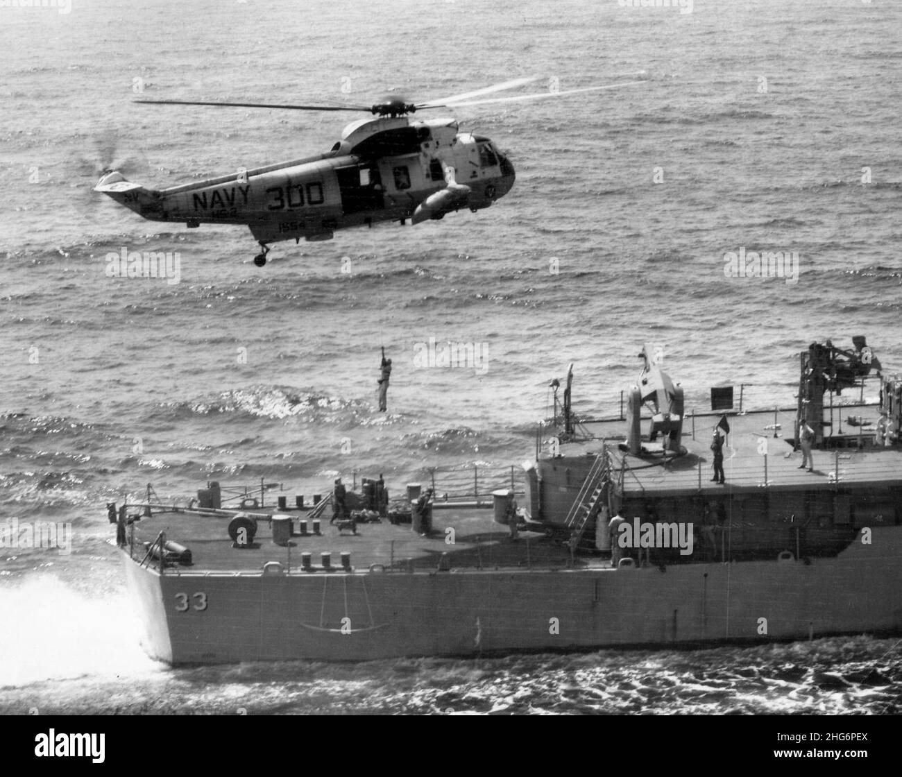 SH-3A of HS-2 transfers personnel to USS Parsons (DDG-33) in 1969 Stock ...