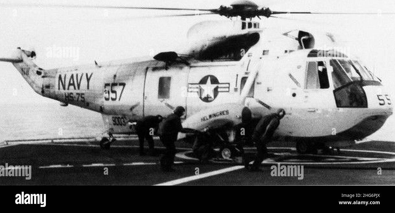 SH-3G Sea King of HS-75 aboard USS Kalamazoo (AOR-6) in the Atlantic ...