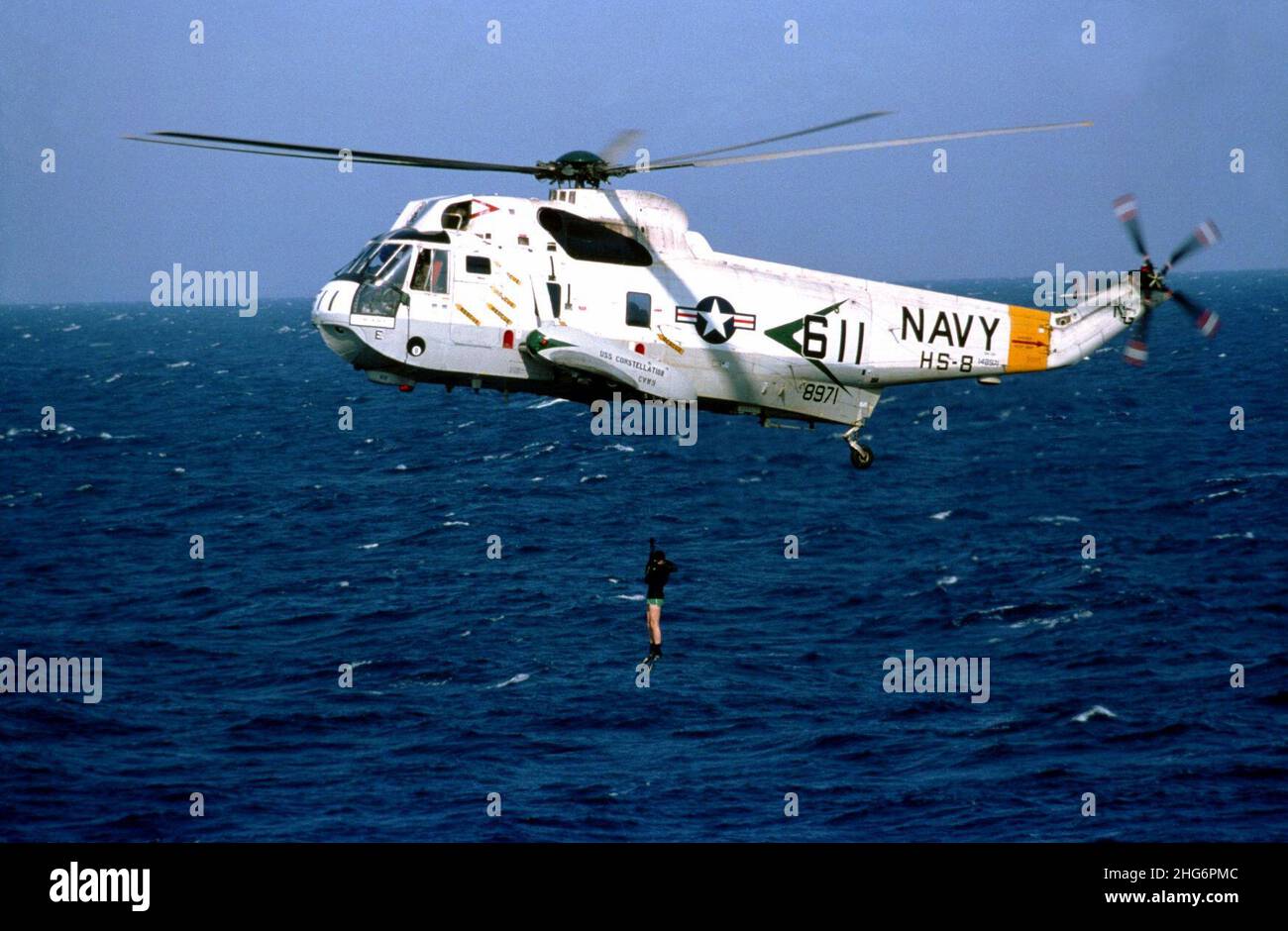 SH-3H Sea King HS-8 with diver 1982 Stock Photo - Alamy