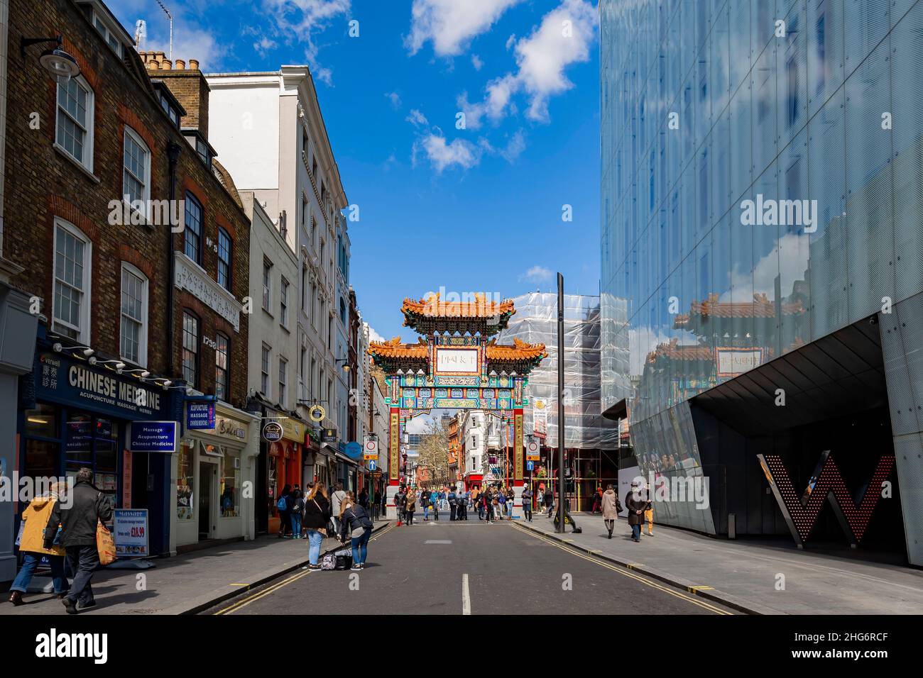 China town arch london hi-res stock photography and images - Alamy