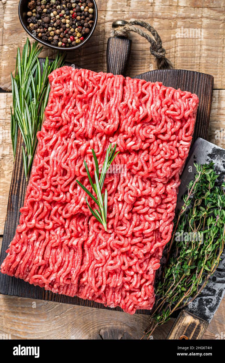 Cleaver chop raw pork minced hi-res stock photography and images - Alamy