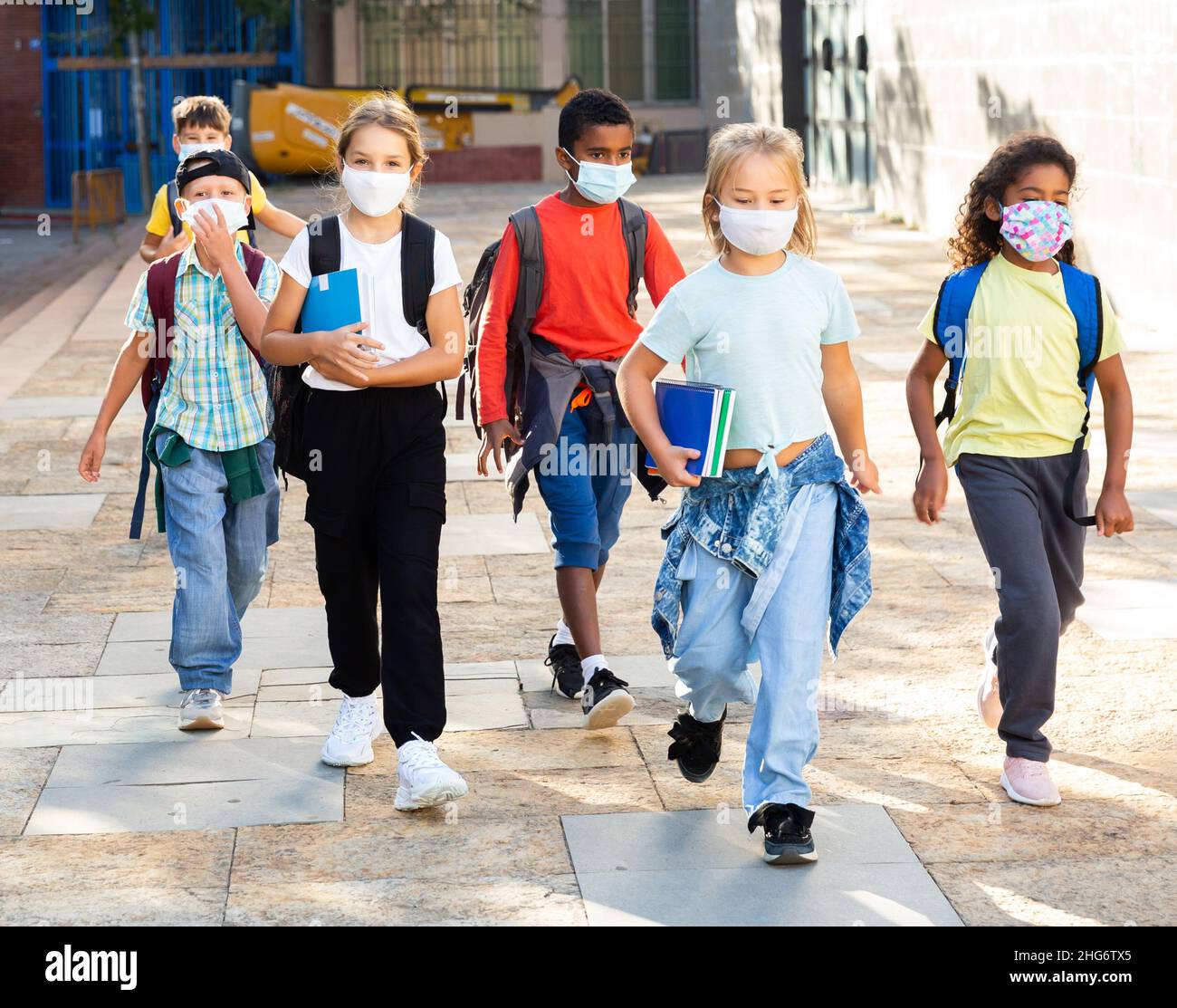 Children in masks hi-res stock photography and images - Alamy