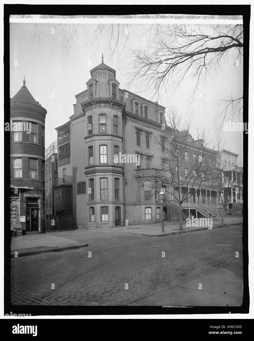 Sherman block Black and White Stock Photos & Images - Alamy