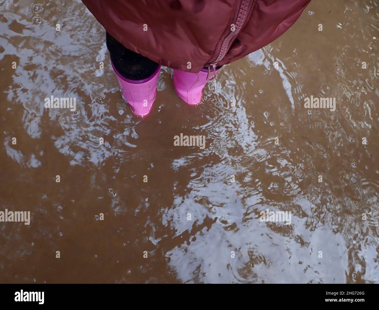 Walk through mud hi-res stock photography and images - Alamy