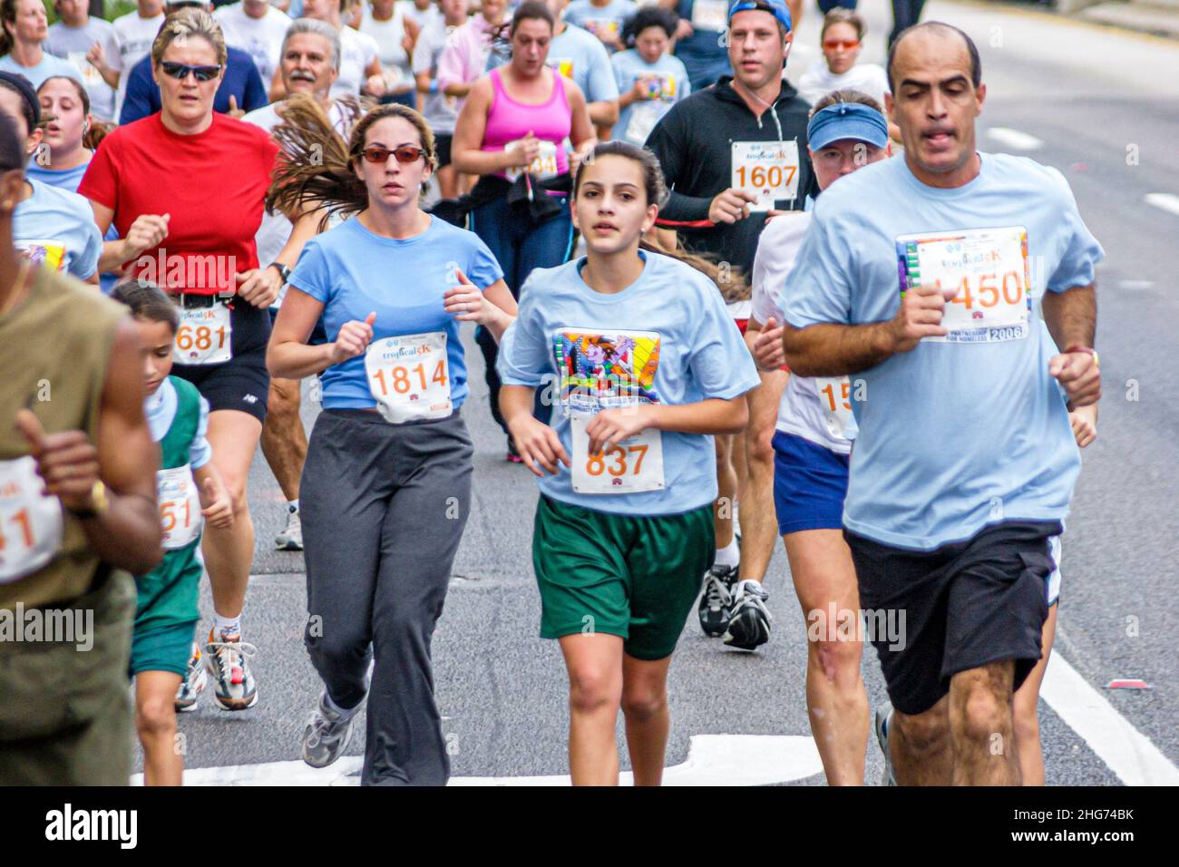 Charity marathon teenagers hi-res stock photography and images - Alamy