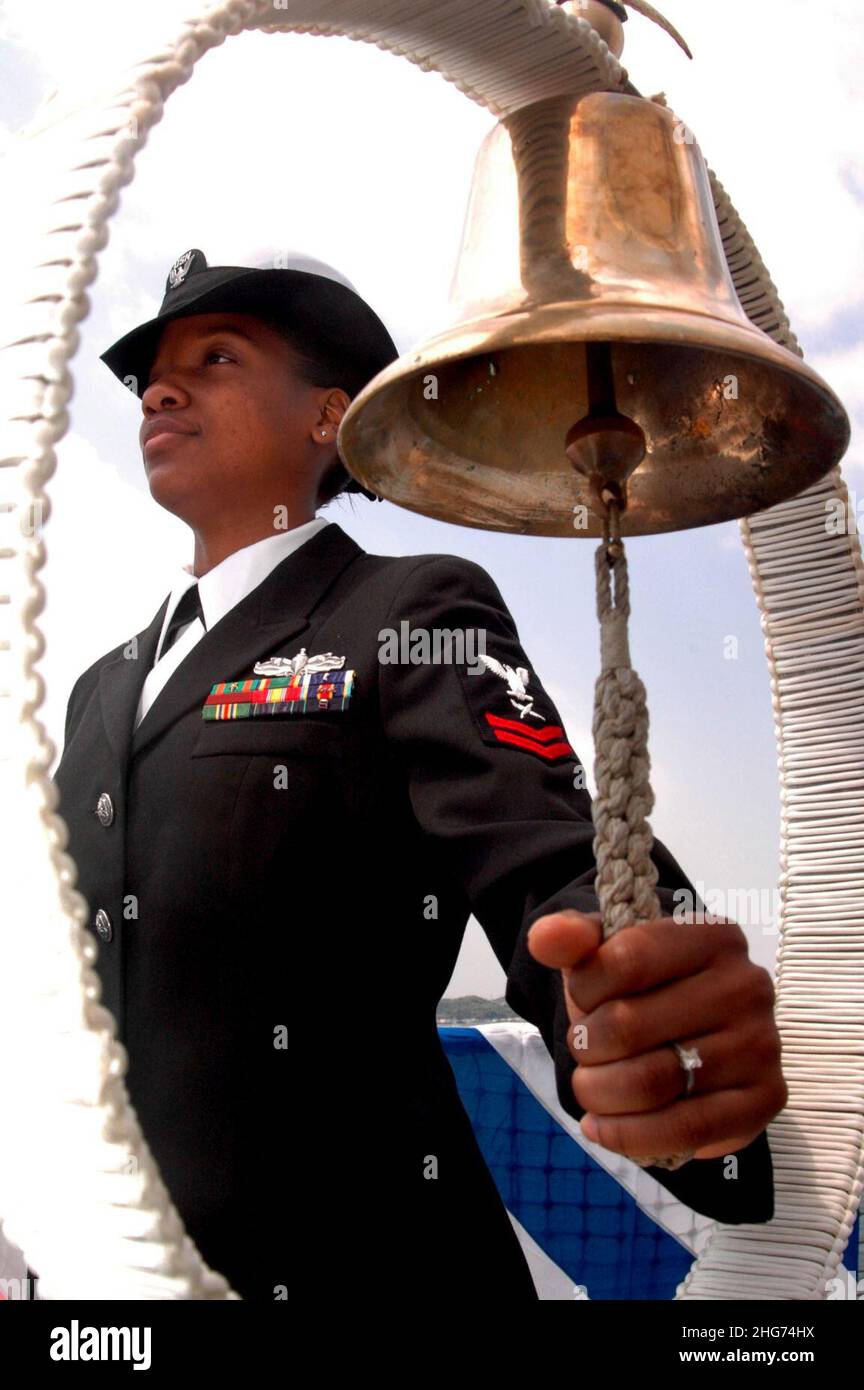 Ship bell missile cruiser USS Chancellorsville Stock Photo - Alamy