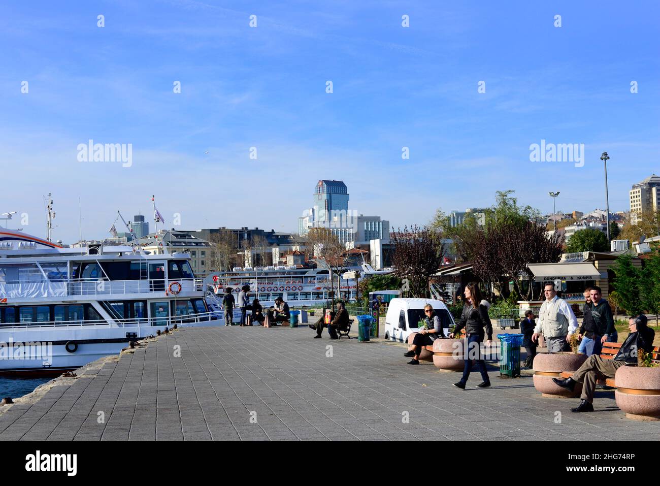 The waterfront in Beşiktaş, Istanbul, Turkey Stock Photo - Alamy