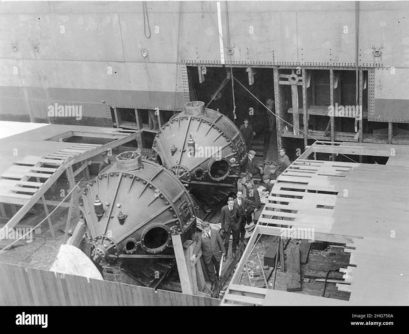 Ship stabilizing gyroscopes USS Henderson 1917 Stock Photo - Alamy