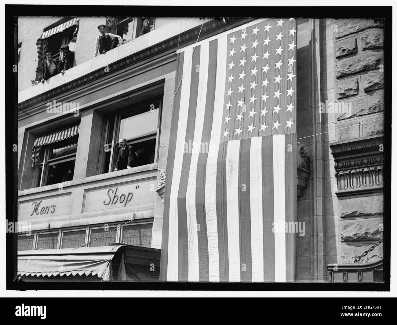 SHIPPING BOARD, U.S. FRONT OF BUILDING Stock Photo - Alamy