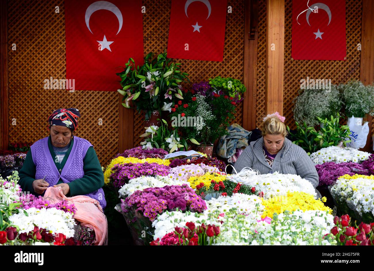 Turkey woman flowers hi-res stock photography and images - Alamy